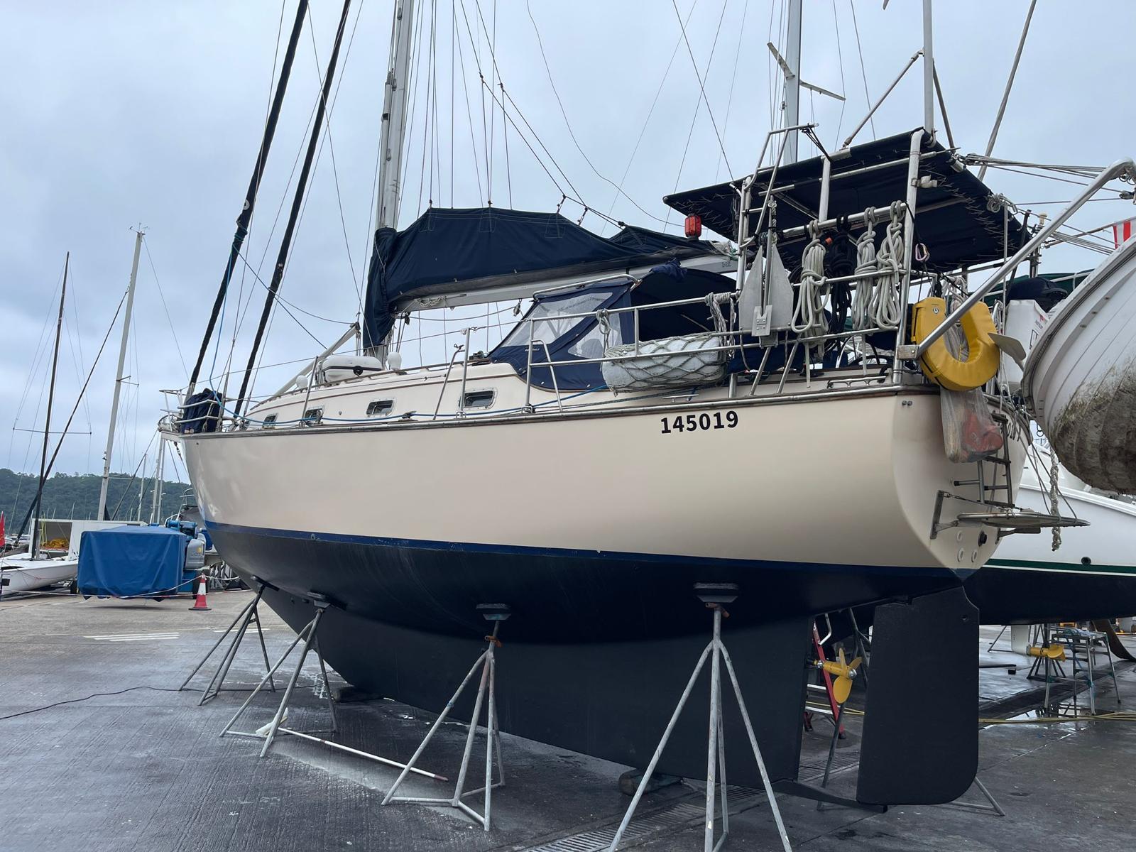 Island Packet 40 - Hong Kong Boats