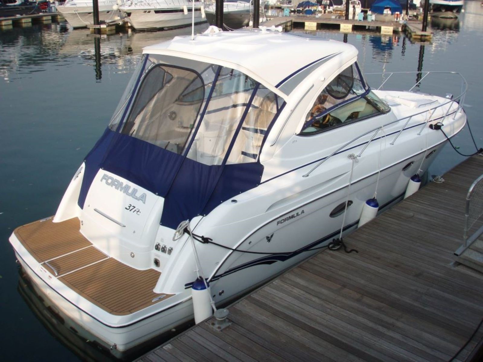 Formula 37 PC - Hong Kong Boats